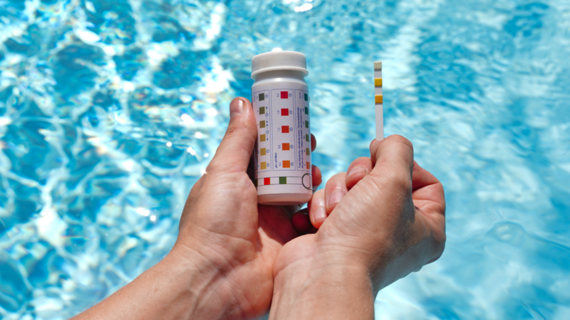 4 étapes pour une eau de piscine saine - Entretenir